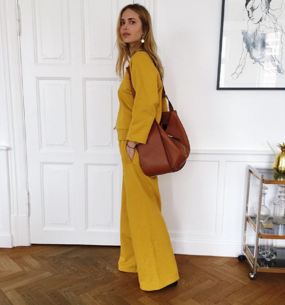 15 Yellow Outfits for a Smooth Transition to Fall Colors – Project ...